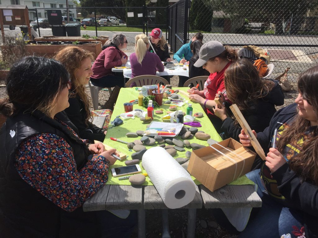 Education course using community garden, partnership practices to ...